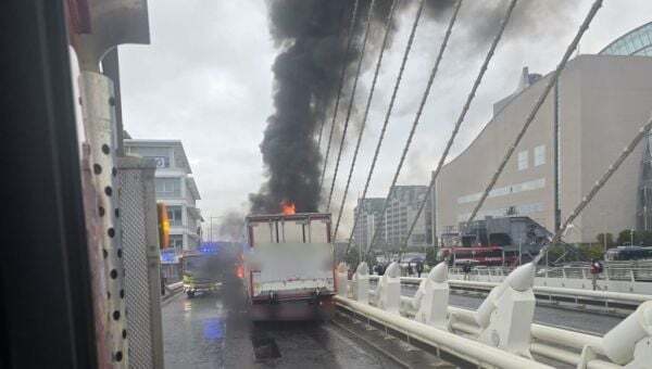 Samuel Beckett Bridge reopens fully after fire in truck causes closure ...