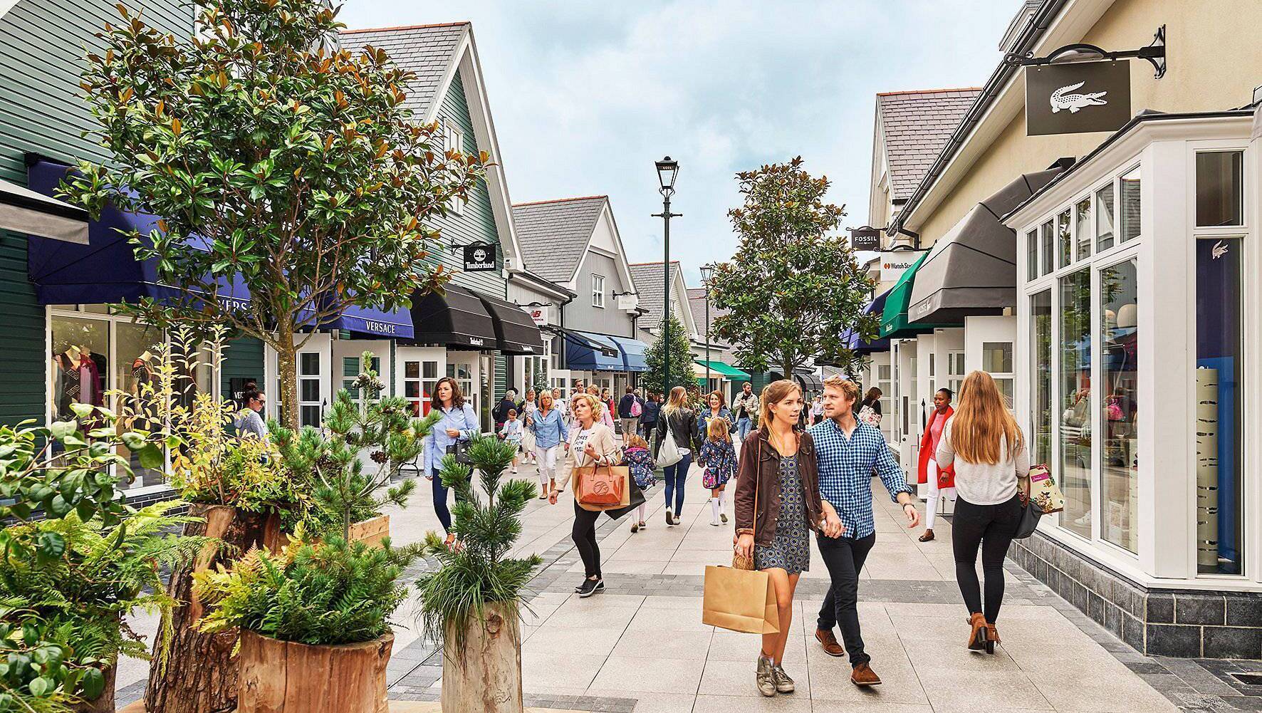 Kildare Village gets green light for shuttle bus and new car park ...